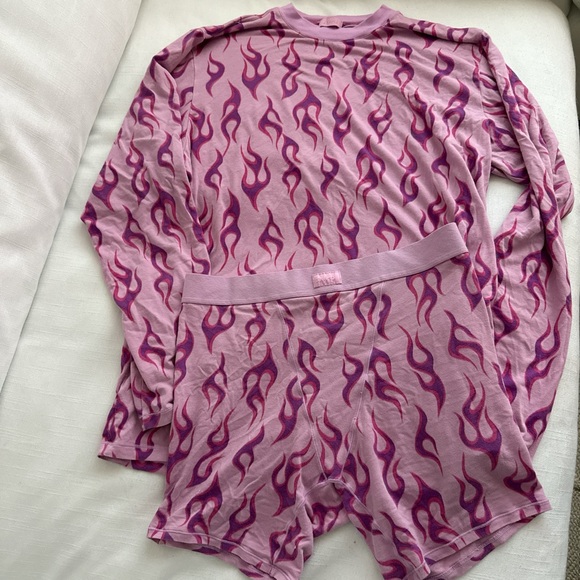 SKIMS | Intimates & Sleepwear | Skims Pink Flame Pattern Pajama Set ...